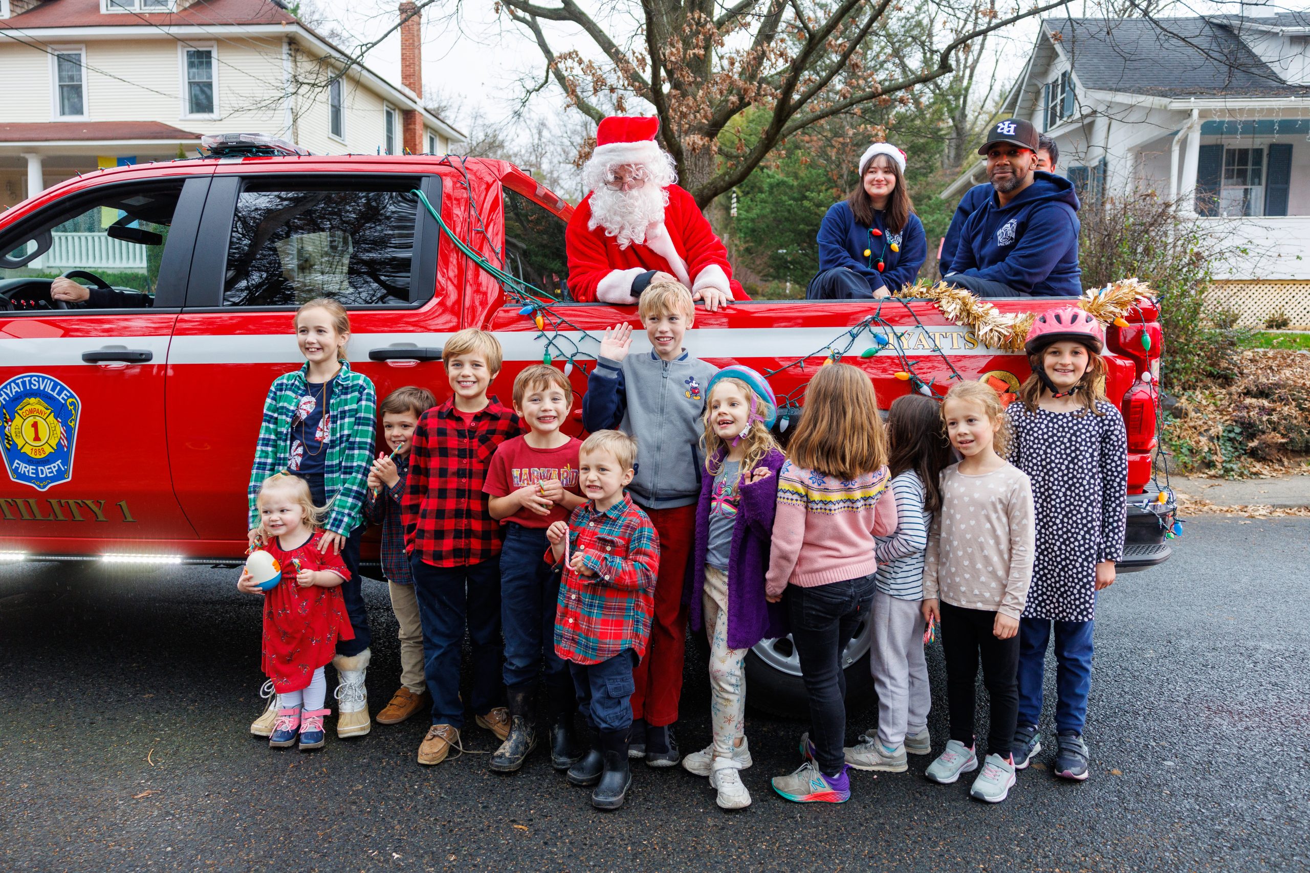 HVFD Celebrates Holidays with Annual Santa Run - Hyattsville Volunteer ...